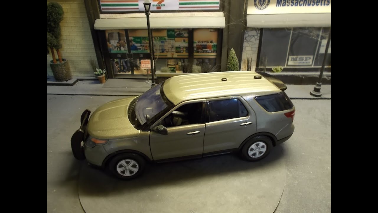 Unmarked Police 1/18 scale Ford Explorer with lights. - YouTube