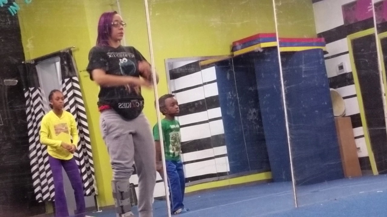 Learning the dance of the week - YouTube