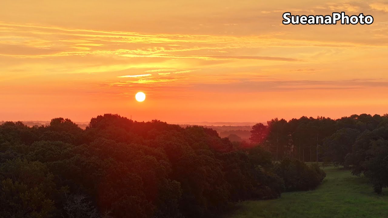 Beautiful Photo Slideshow-Relaxing Peaceful Piano Music-Dec. 2024 - YouTube