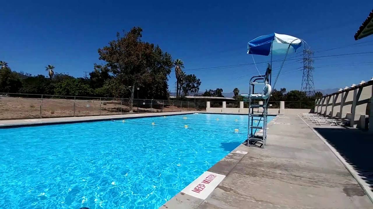 Griffith Park Swimming Pool - YouTube