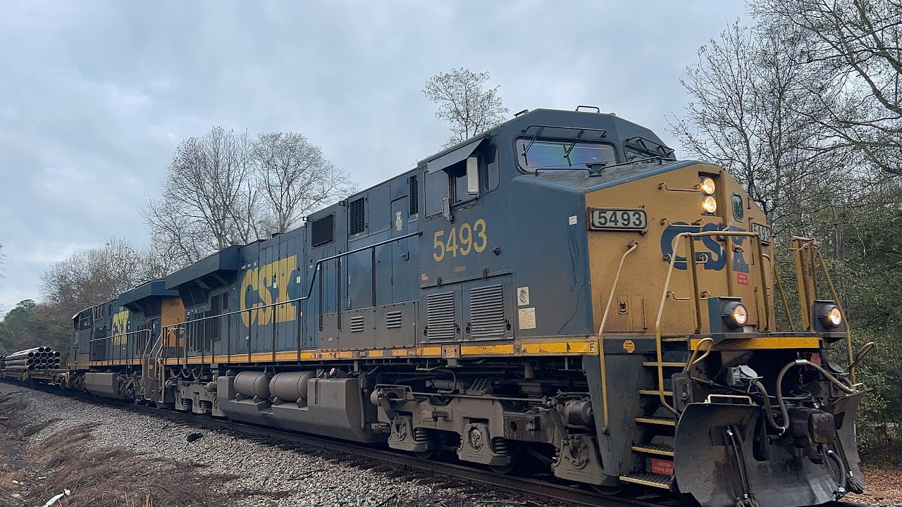 CSX 5493 & CSX 908 pulling mixed freight through downtown Warm Springs, Ga. - YouTube