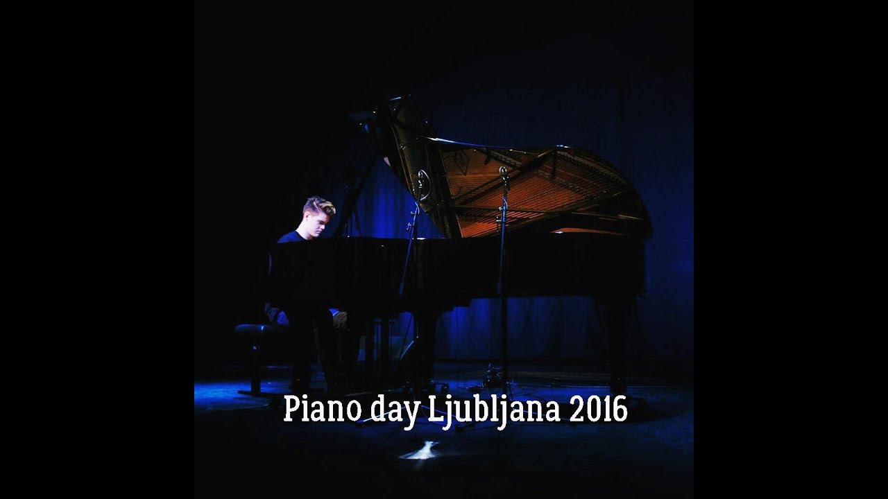 Nace Slak plays Nils Frahm - Piano day Ljubljana 2016 - YouTube