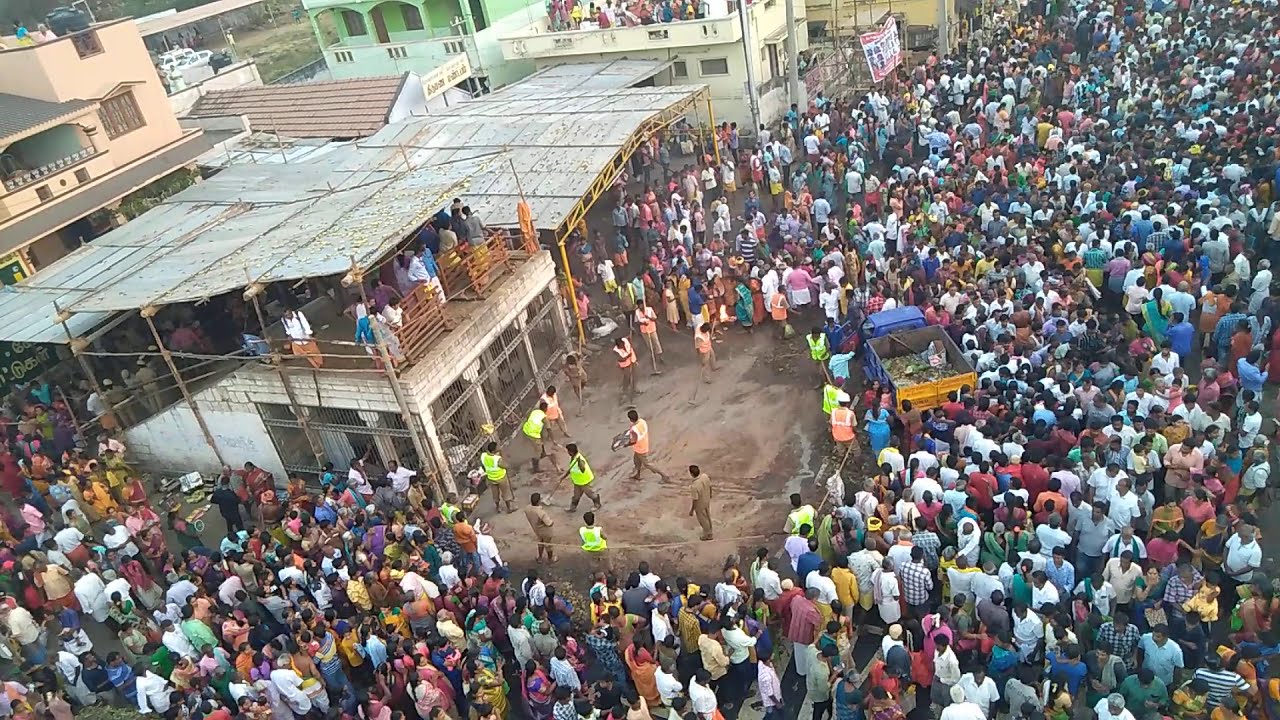 Karamadai Temple Theru - YouTube