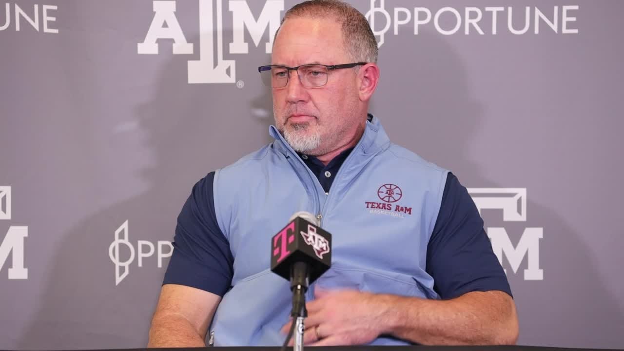 Buzz Williams previews Texas A&M's trip to Tennessee - YouTube