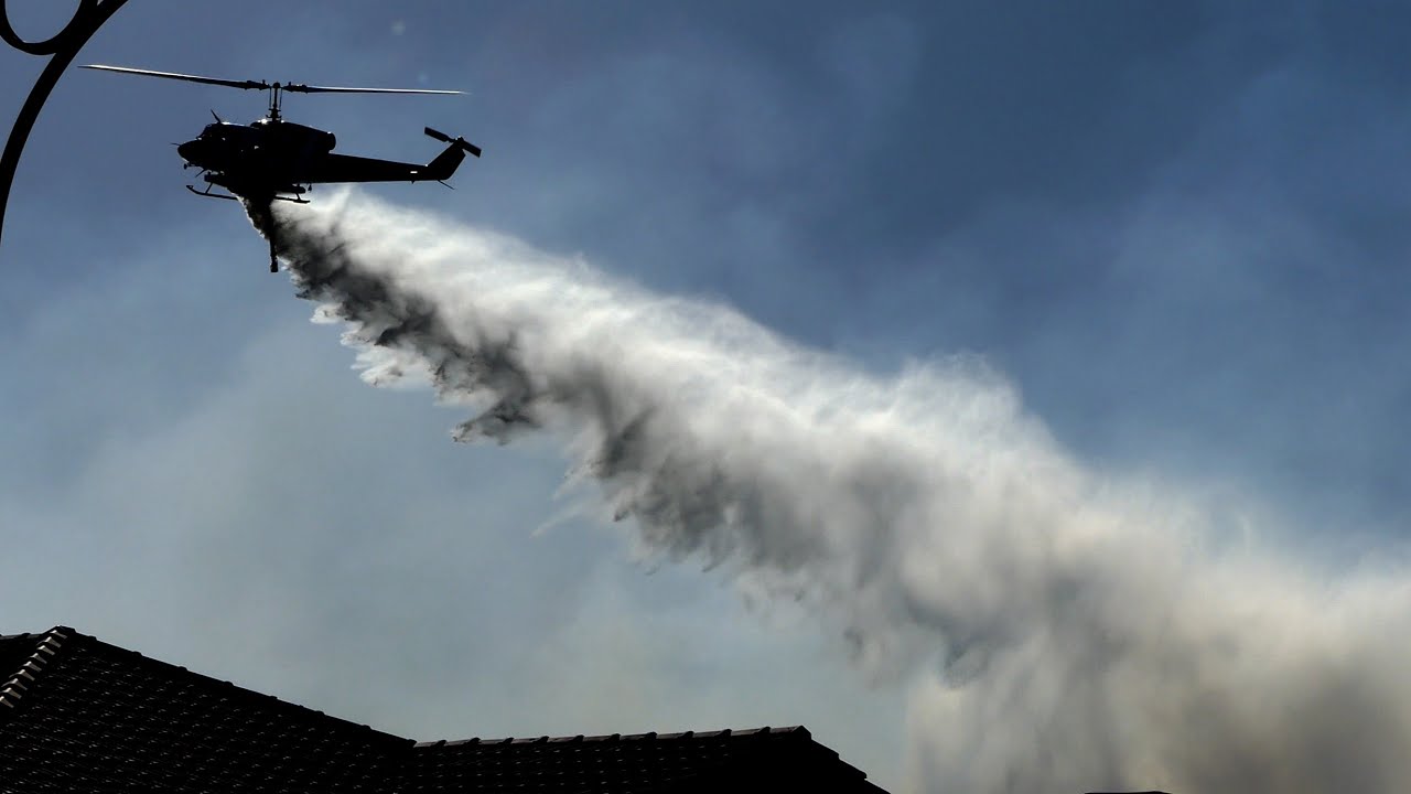 Helicopters Fighting Bush Fire in Canning Vale - Perth WA - 17 November ...