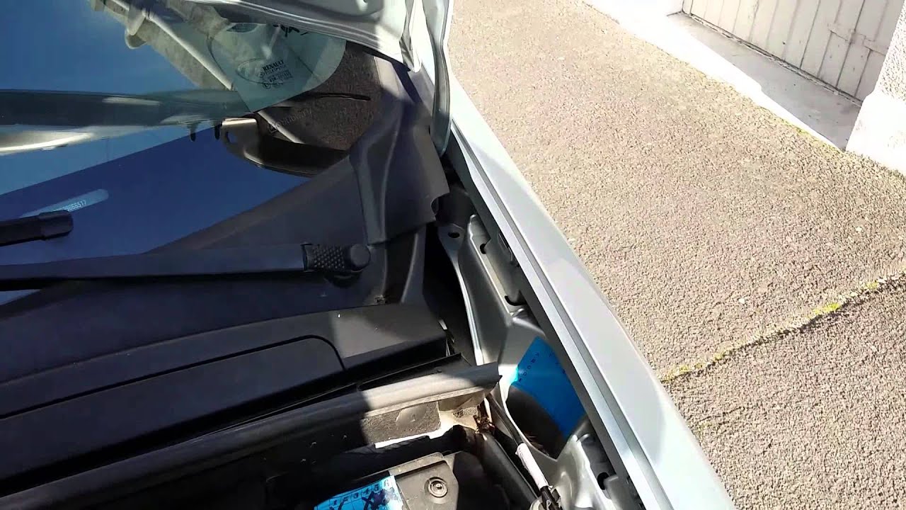 Comment ouvrir le capot d'un renault Kangoo - YouTube