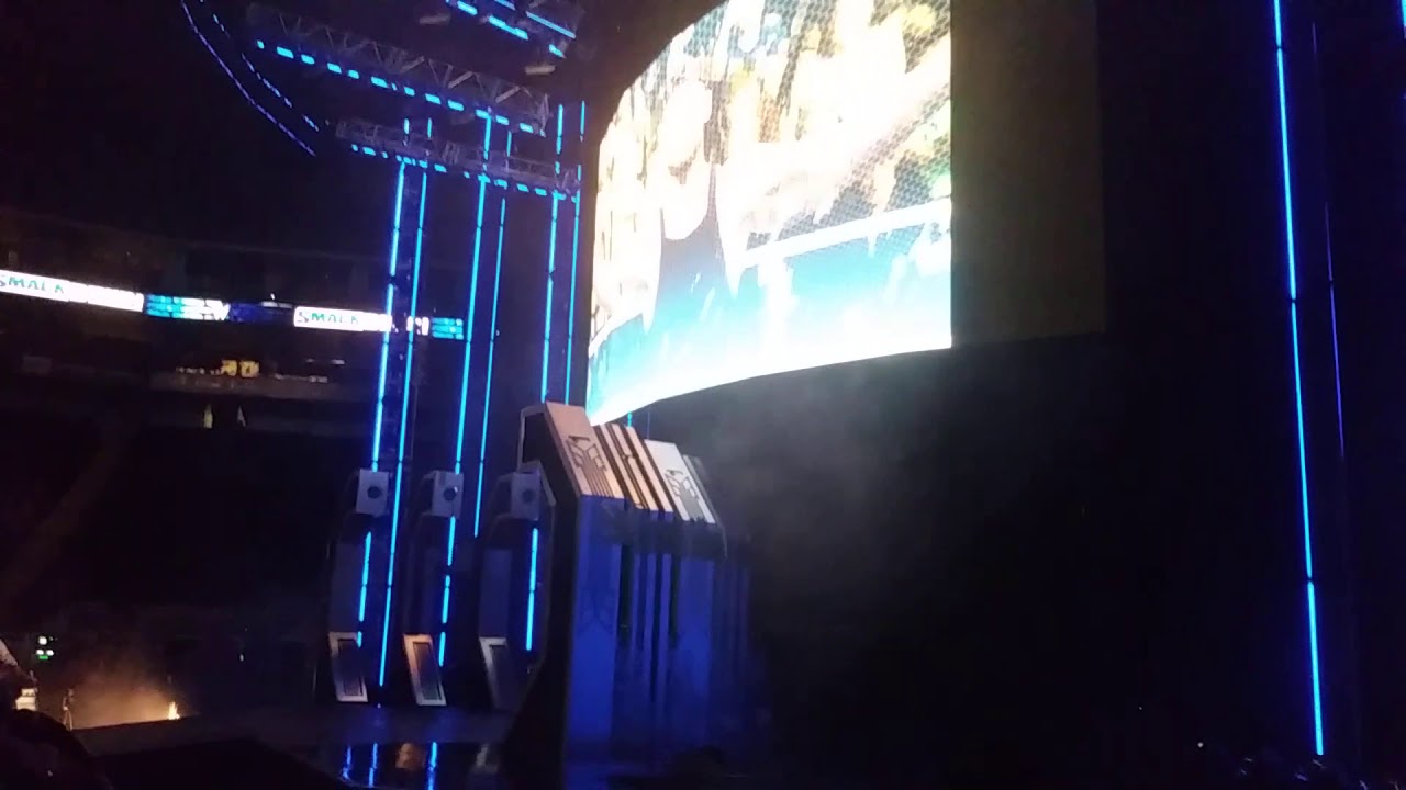 WWE SMACKDOWN INTRO 2019 - YouTube