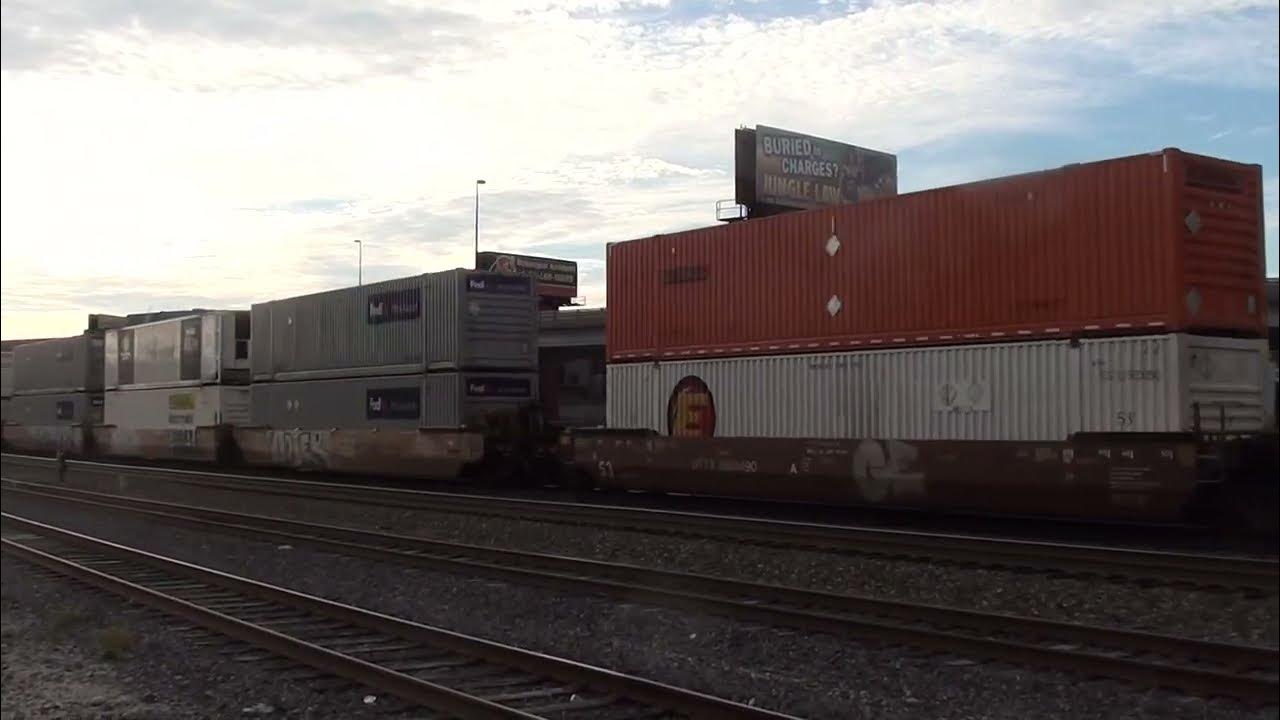 BNSF #7026 Leads EB Intermodal with NS Power. Kansas City, MO 10/29/22 - YouTube