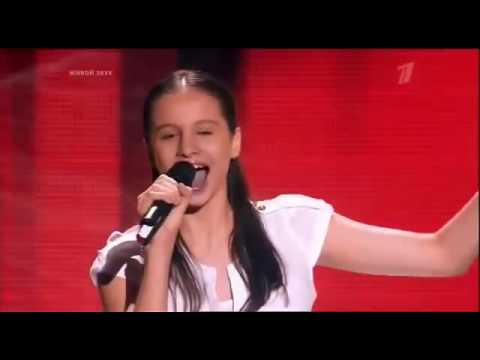 Armenian girl with amazing voice! The song Plava Laguna sang in  Fifth Element  Opera live!