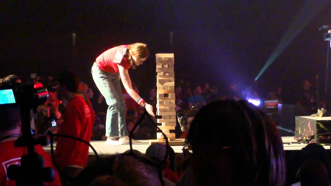 PAX East 2011 - Omegathon Round 3 - Jenga (2) - YouTube