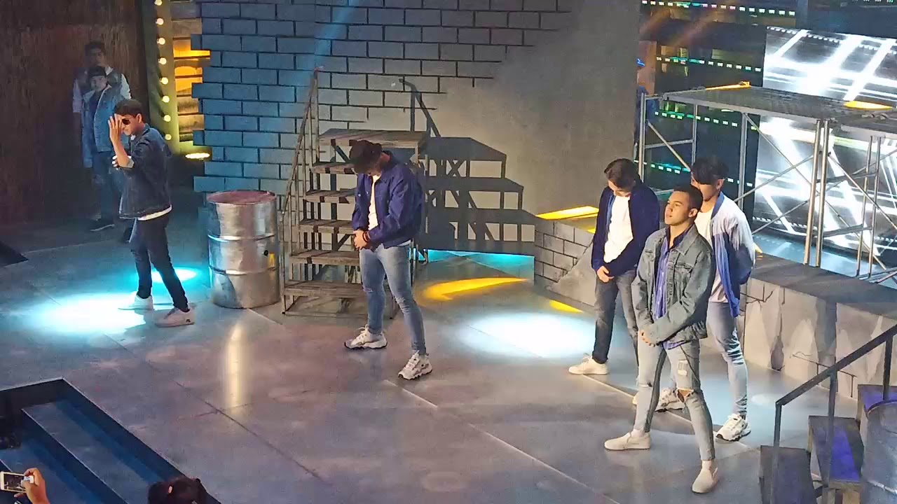 HASHTAGS SHOWTIME PERFORMANCE || FAN CAM || - YouTube