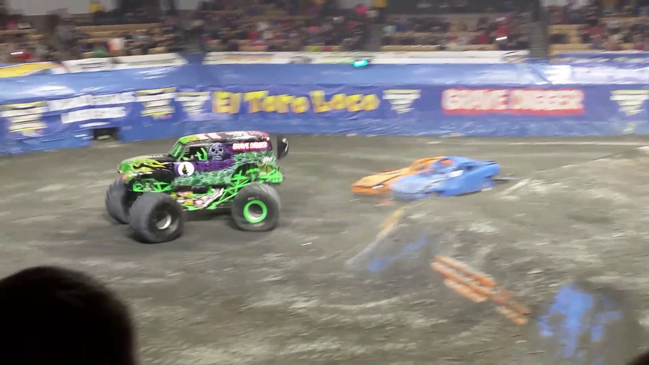 Grave Digger 1/14/17 Final Run - YouTube