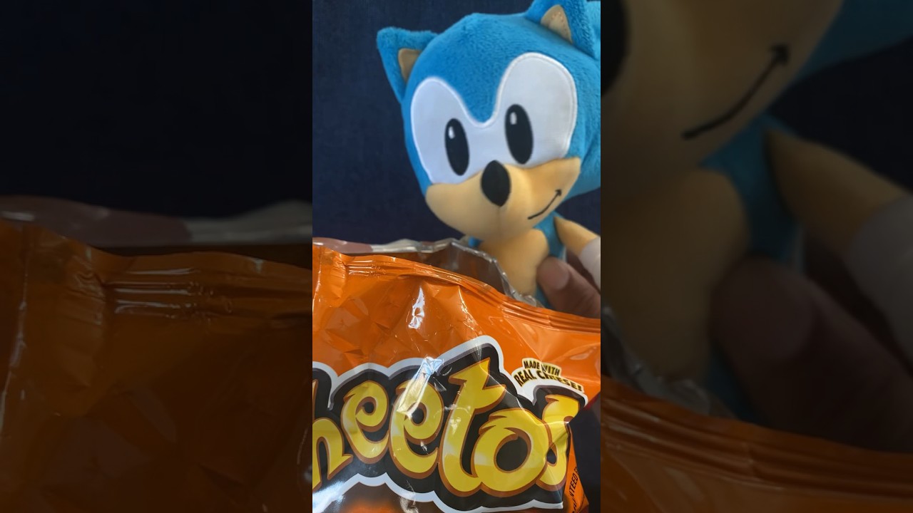 Sonic likes Cheetos - YouTube