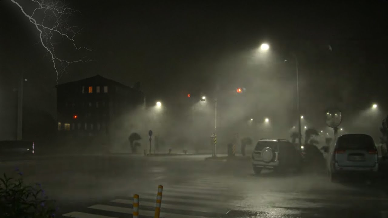 Beat Insomnia to Sleep Instantly with Terrible Hurricane, Rain ...