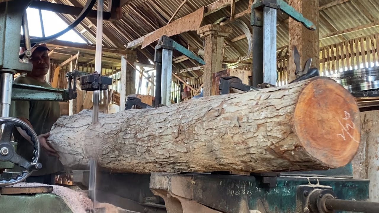 Cutting wood using a bandsaw machine - thick board material - YouTube