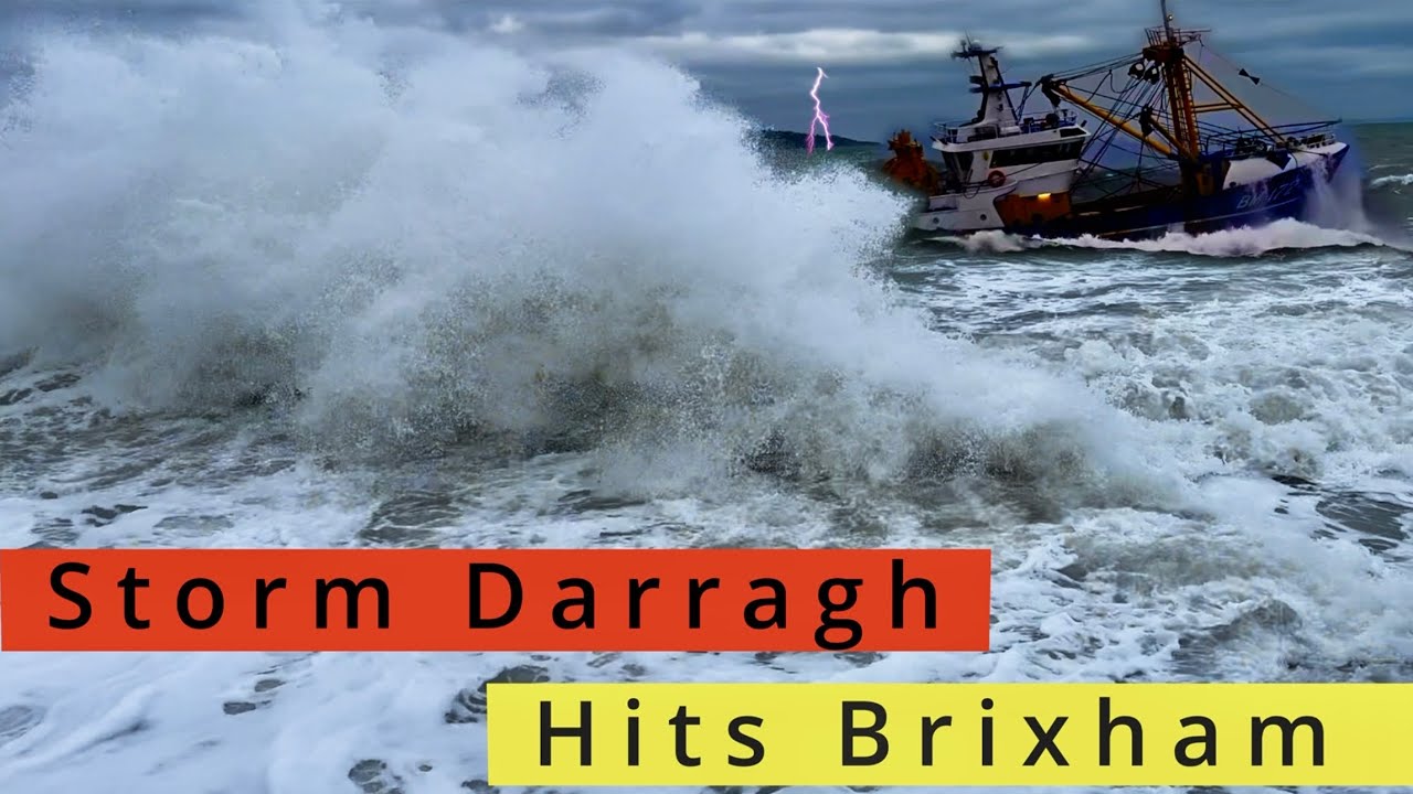 Storm Darragh hits Brixham South Devon big waves grey Seals and sunken ...