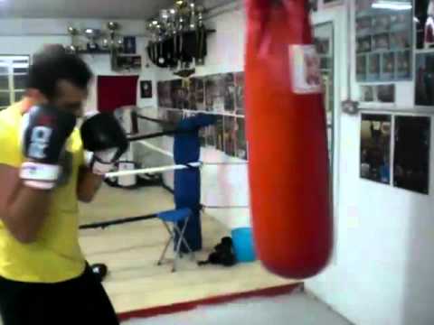 Joven Grech (tenishia) punching bag training - YouTube