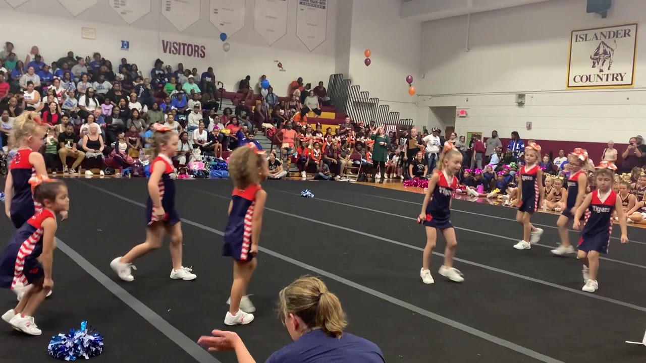 Grafton Tabb Minis Competition cheer 2019 - YouTube