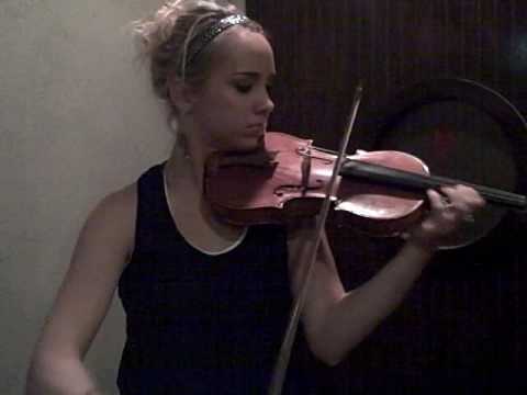 Caitlin Moe Kills The Violin Outside of Hiro (djsanta.com) - YouTube