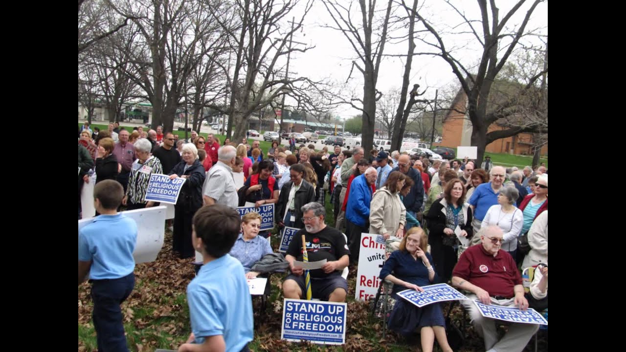 700 People Stand-Up For Religious Freedom In Rockford - YouTube