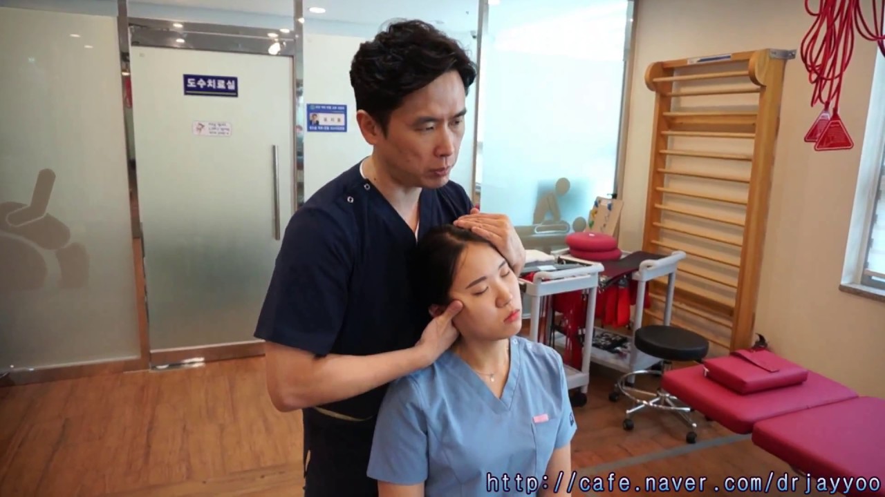 카이로프락틱 Cervical Spine Manipulation Sitting - YouTube