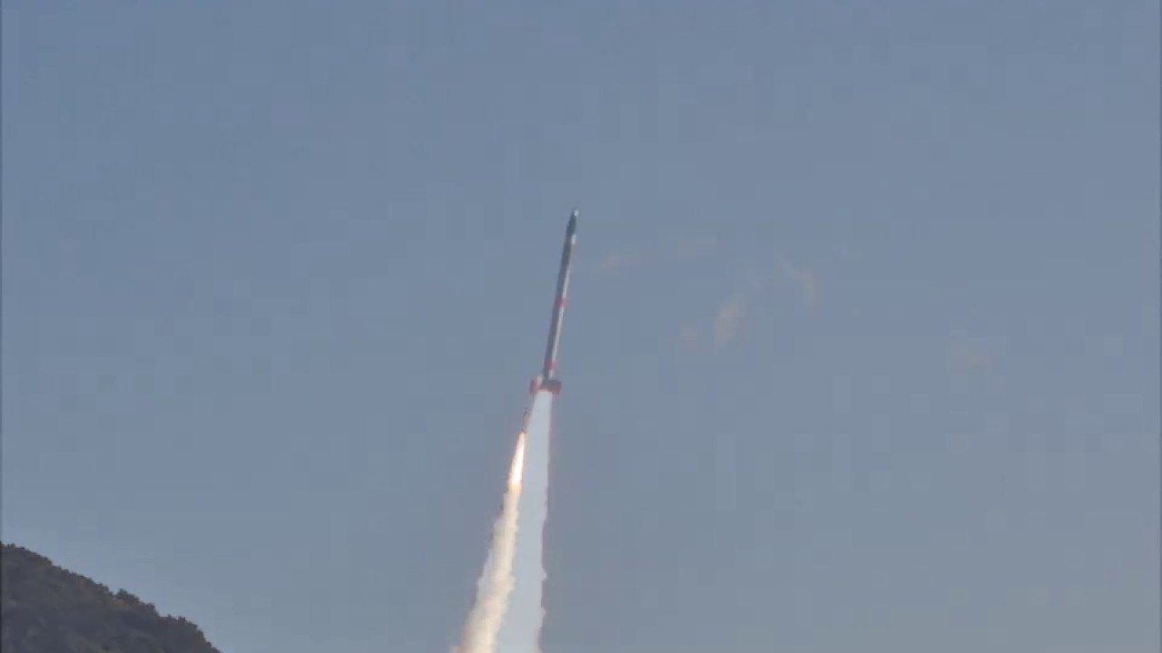 小型ロケット「SS-520 4号機」打ち上げ （内之浦宇宙空間観測所） - YouTube