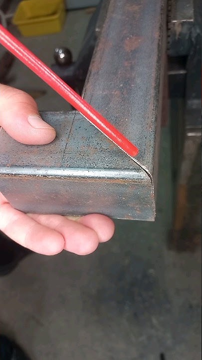 How to brew a thin square pipe. Welding secrets for beginners #welding #shorts #welder #mma ...