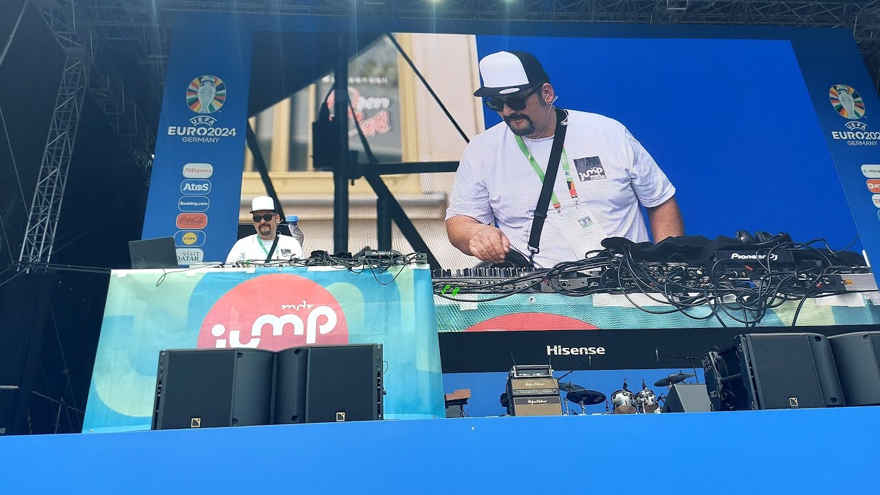 MDR JUMP Radio Moderator MATHIAS als DJ. - YouTube