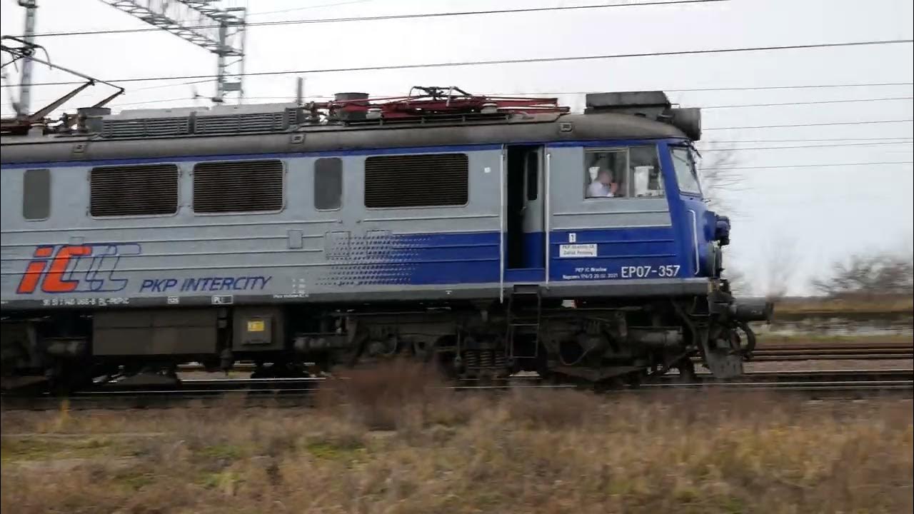 EP07 - 357 + IC 48102 "Szyndzielnia" relacji Bielsko B. Gł - Ustka 28.12.23 4K Rawicz! - YouTube