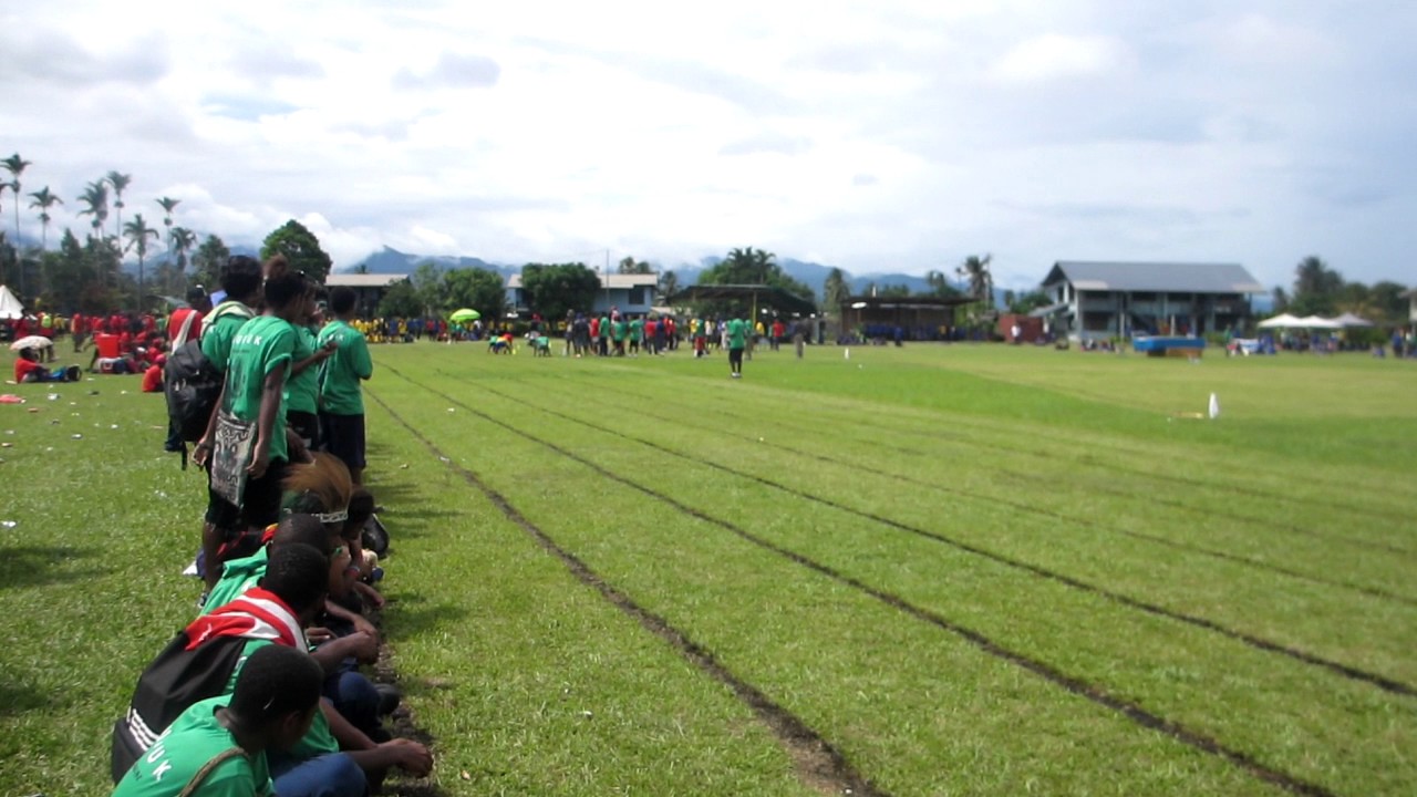 Junior Iven Lakatani 2015 Lae secondary school carnival - YouTube