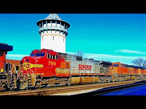 BNSF 799 Dash-9 Faux Bonnet Leads Second As Westbound Manifest Rumbles Down The Racetrack - YouTube