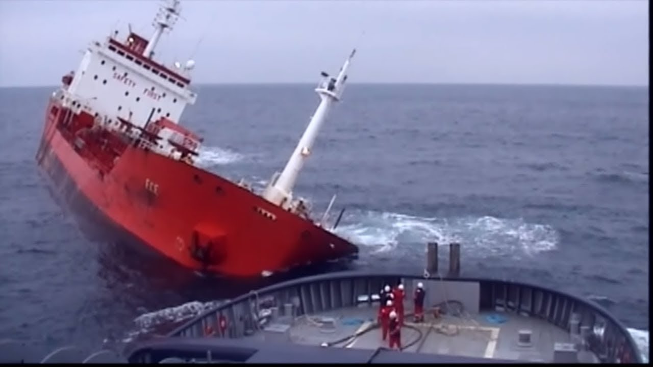 Moments before big ships sunk into the ocean floor | Sinking Ships ...