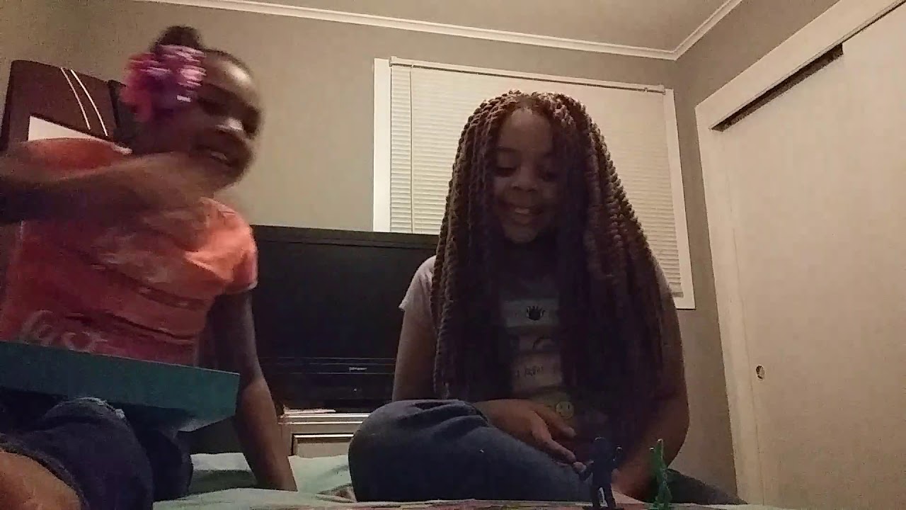 Game play ft laly - YouTube