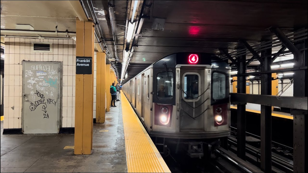 MTA New York City Subway Woodlawn Bound Bombardier R142 (4) Express ...