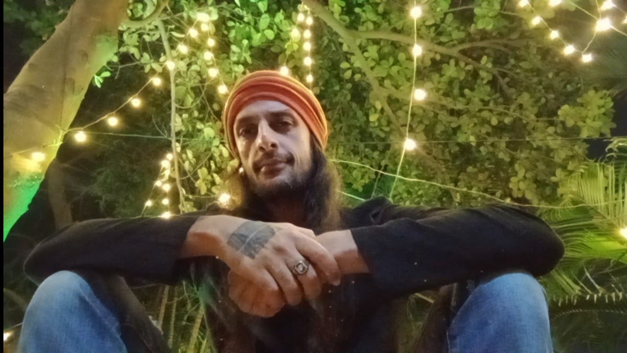 How to experience bliss by doing a hand action - YouTube