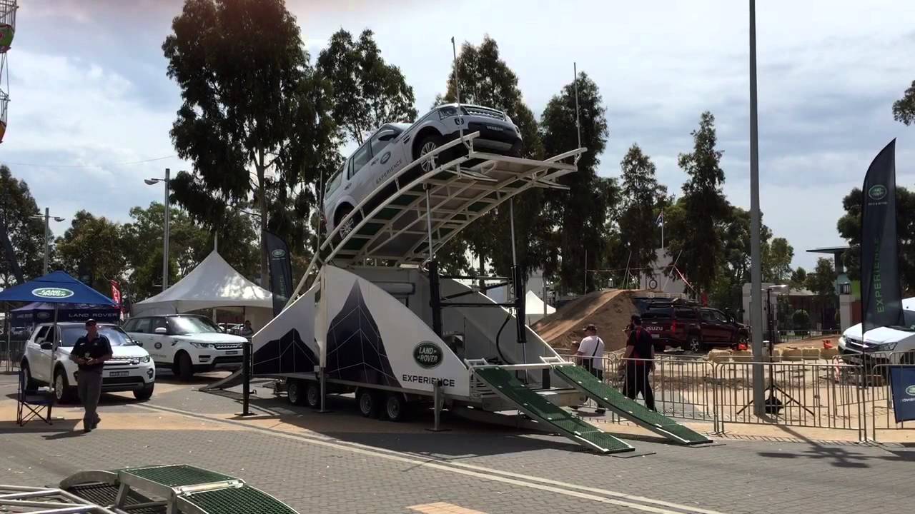 Land Rover Terrapod at 4WD show, Discovery 4 - YouTube