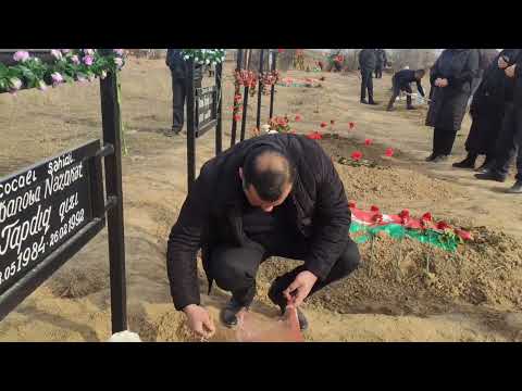 Qəbirdən qəbirə aparılan bir ovuc torpaq payı narahat ruhlar üçün təsəllidir