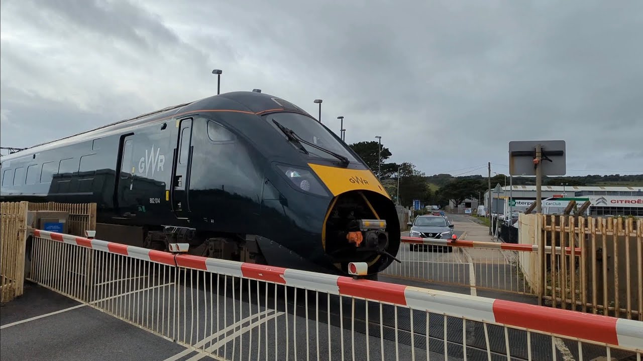 Long Rock Level Crossing (Cornwall) 25/08/24 - YouTube