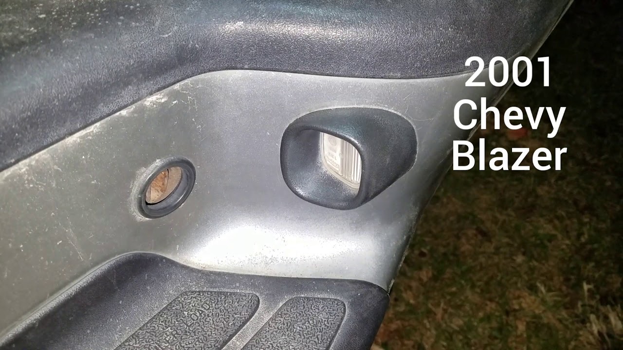 2001 Chevy Blazer Tag Light housing (Licence Plate Light Housing ...
