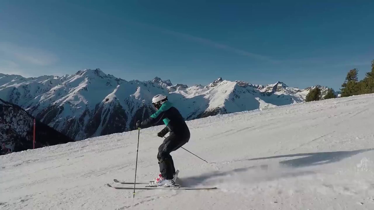 Relaxed Skiing on a sunny day with a great view - YouTube
