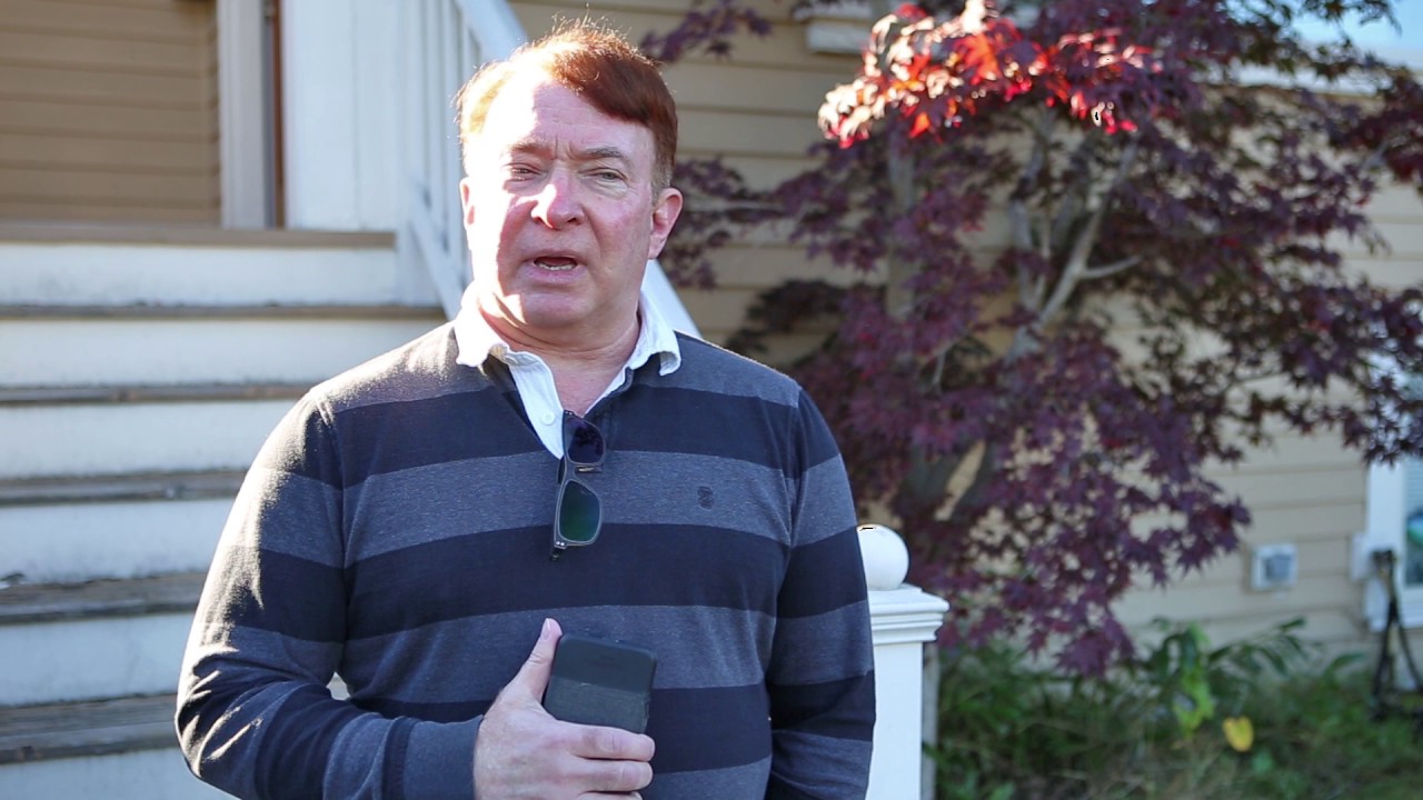 Howard Thompson - YouTube