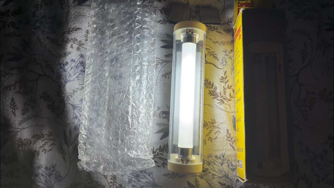Unboxing fluorescent battery power light 💡 - YouTube