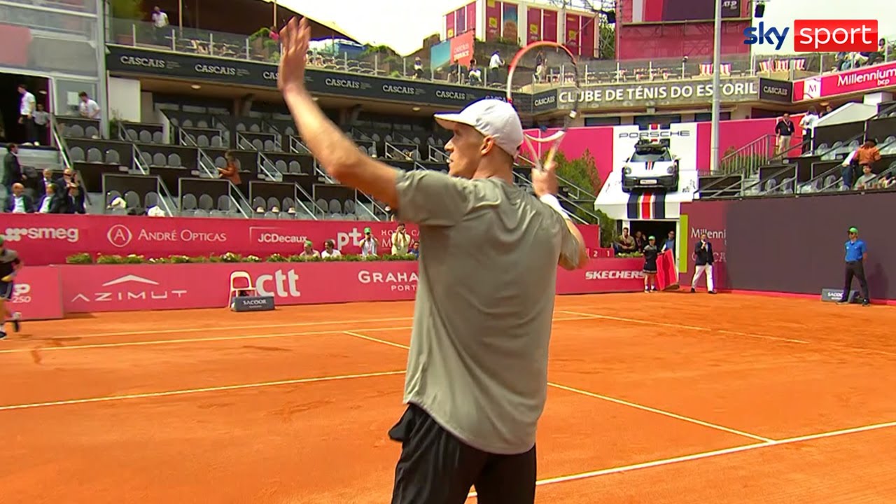 Atp Estoril, Choinski-Fonseca 6-2, 6-7, 6-4: highlights - YouTube