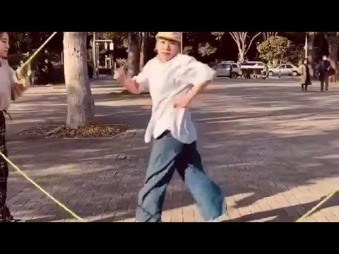 Mind-blowing Double Dutch dance routine is simply amazing - YouTube