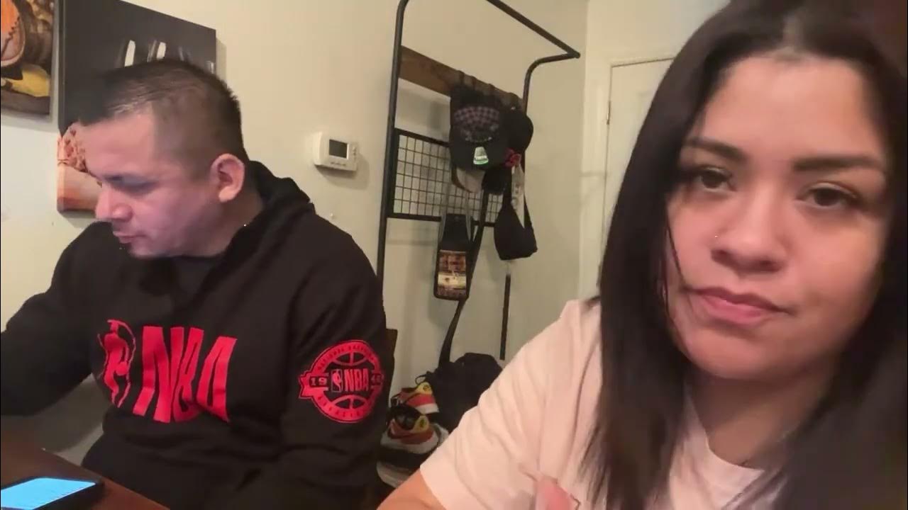 Saludando mientras ceno - YouTube