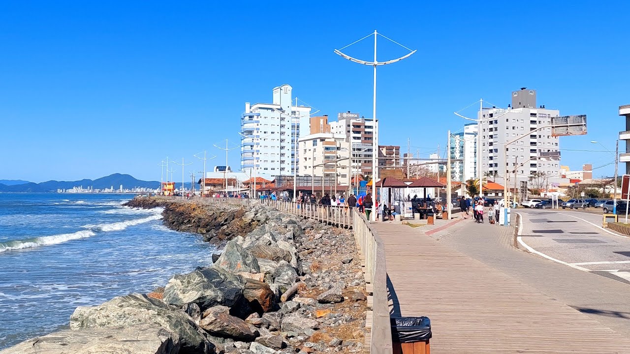 DOMINGO..DIA BONITO DEMAIS.. PRAIA GRAVATÁ.. NAVEGANTES SC.. - YouTube