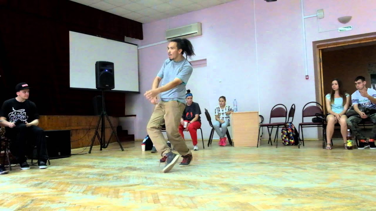 STREET STYLE /Hip-Hop dance battle - YouTube