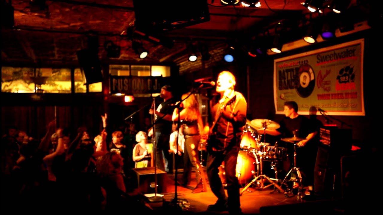 2011 FAT ALICE LIVE @ WHATZUP BATTLE OF THE BANDS - YouTube