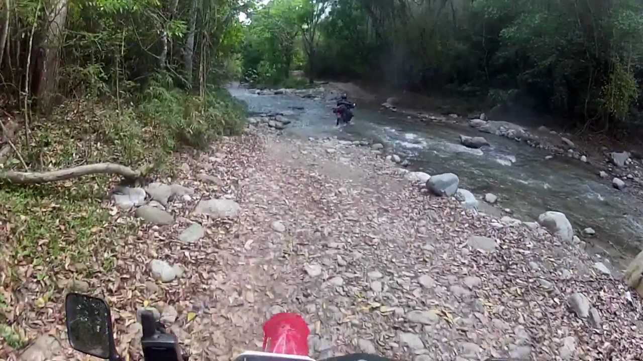 Los 32 Cruces del Rio Tuy en Moto - YouTube
