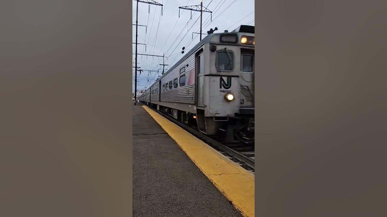 High speed NJT Express passing Jersey Avenue (5/4/24) - YouTube